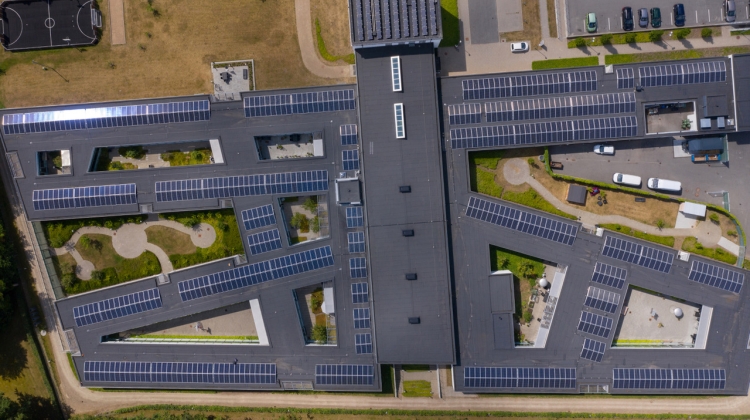 Solceller på store byggerier er et hit - ELFOKUS